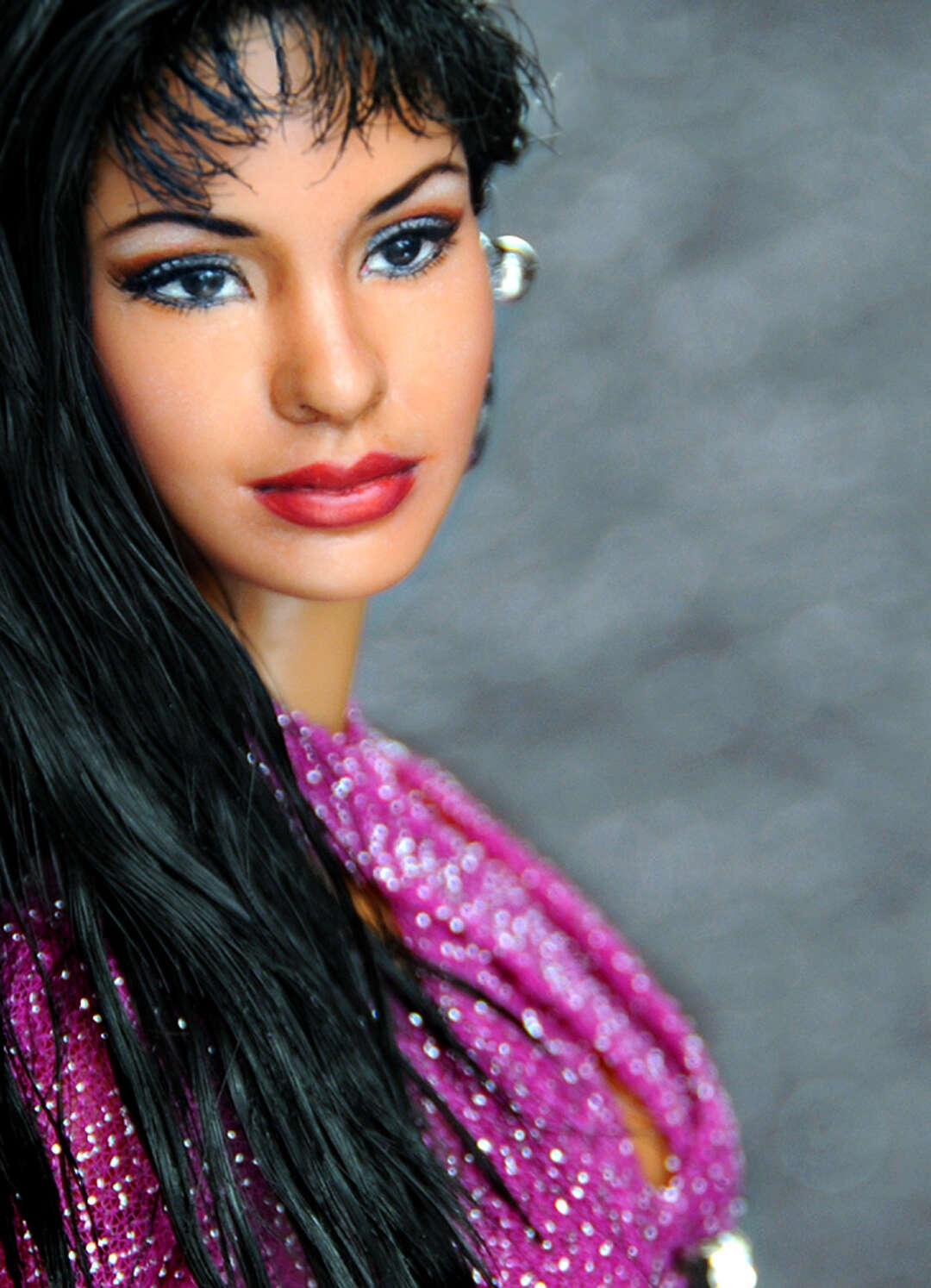 Man beautifully reworks Selena doll to actually look like the Queen of ...