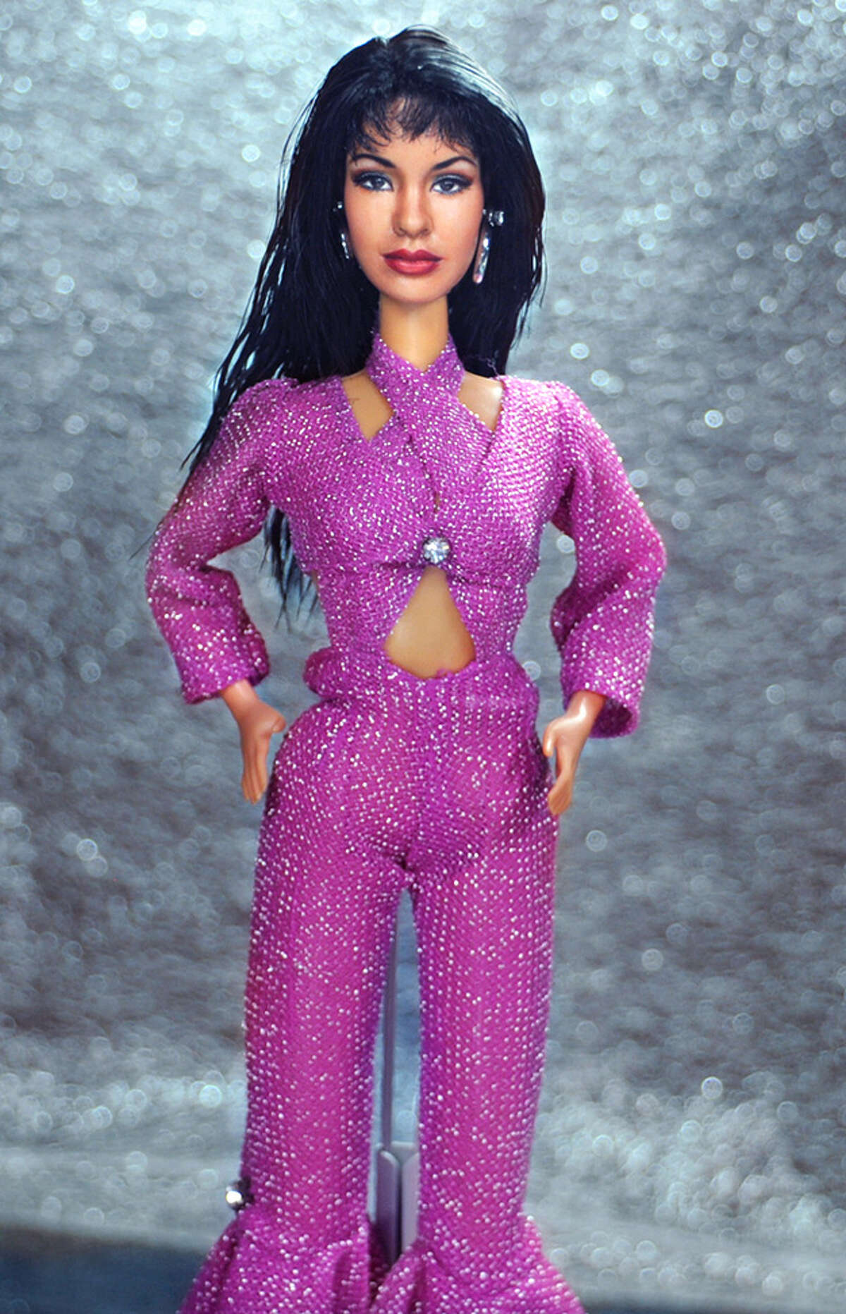 Man beautifully reworks Selena doll to actually look like the Queen of ...