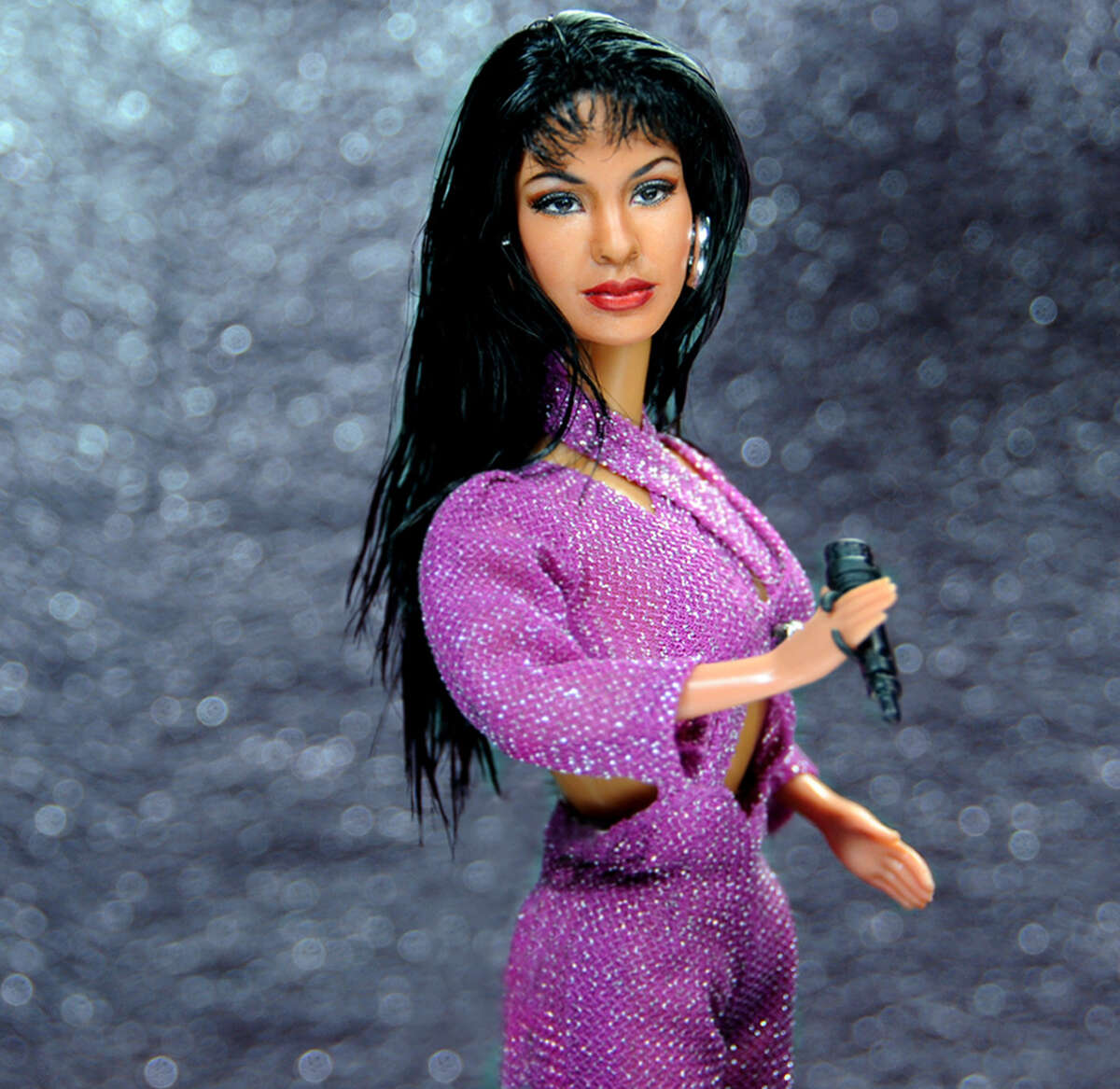 Man beautifully reworks Selena doll to actually look like the Queen of ...