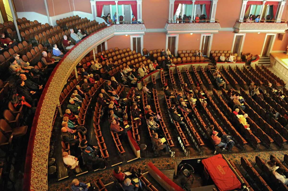 Photos: Music hall hosts orchestra