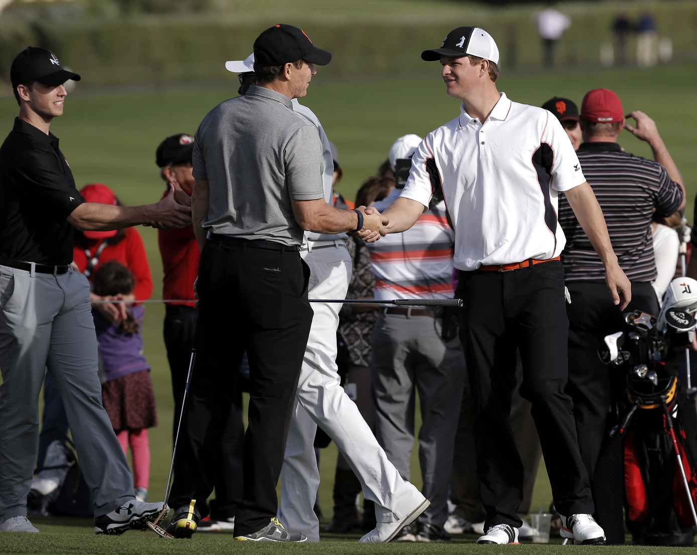 Mood is light as 49ers meet Giants on golf course