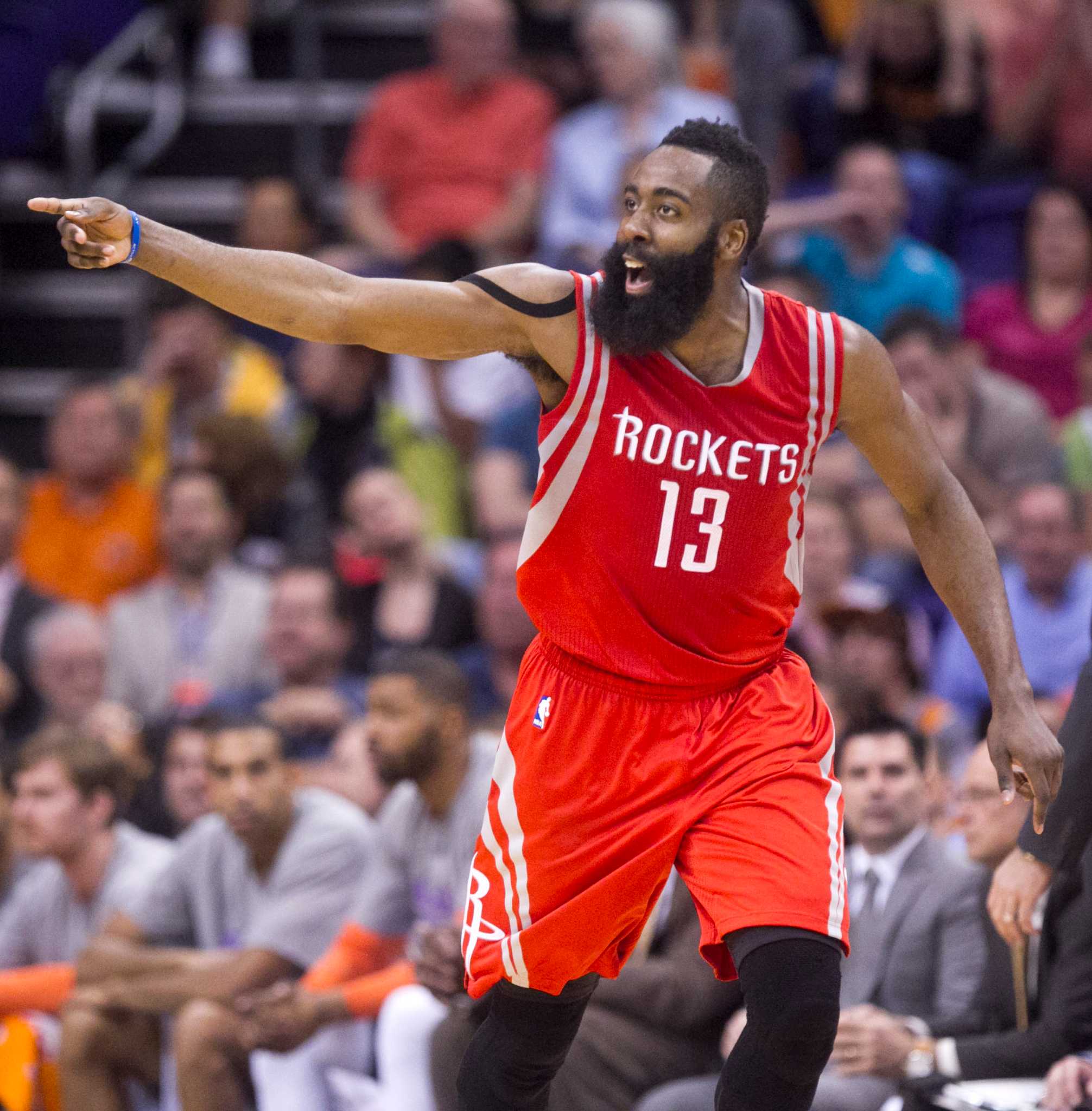 Harden's 40 points lift Rockets past Suns