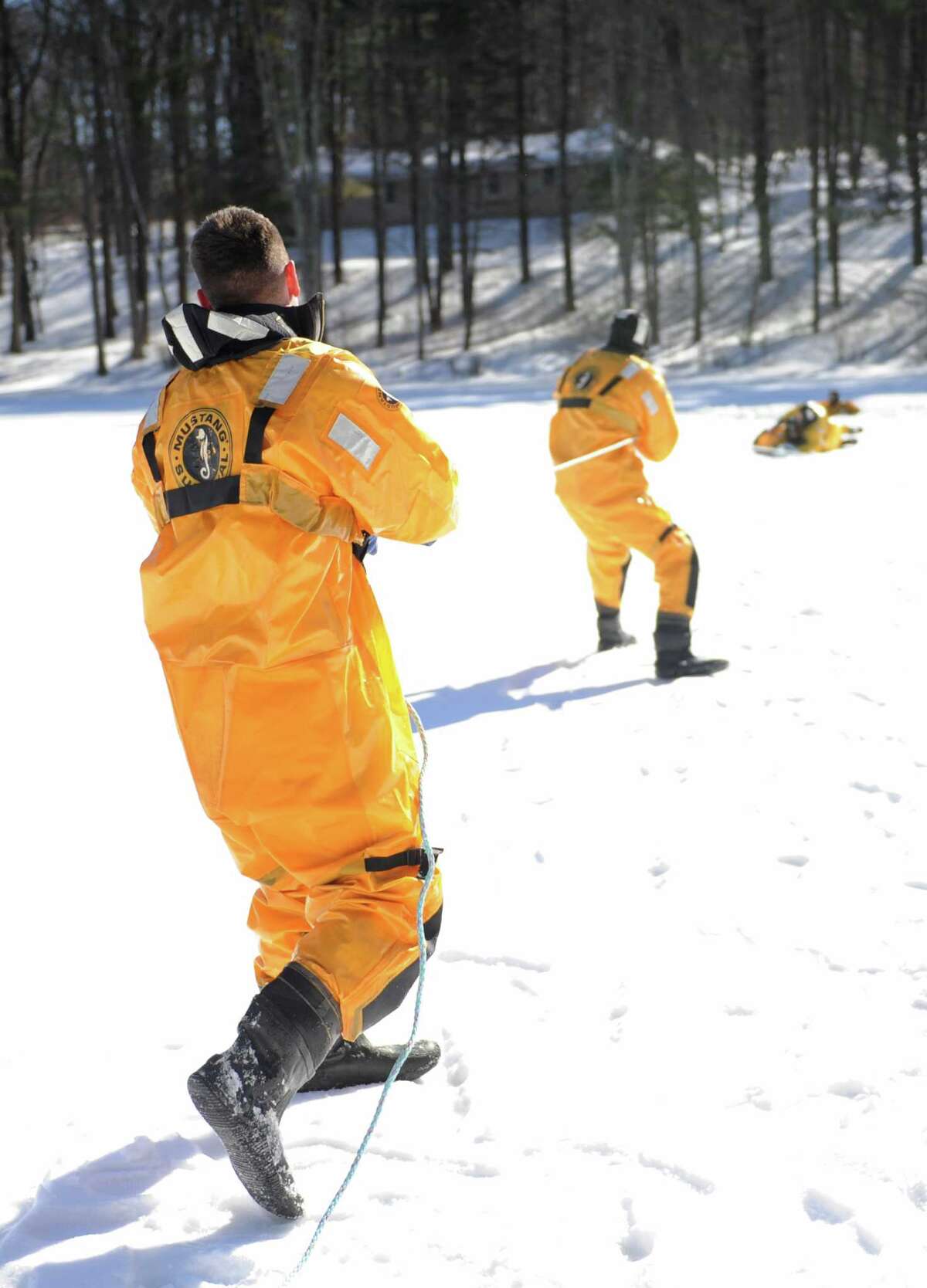 Experts on thin ice: firefighters practice winter water rescues