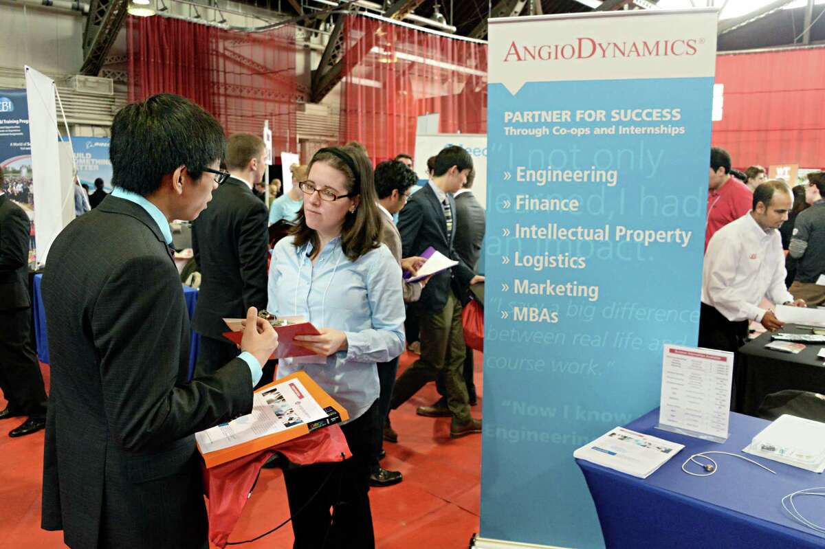 Hopeful RPI students try to engineer job offers