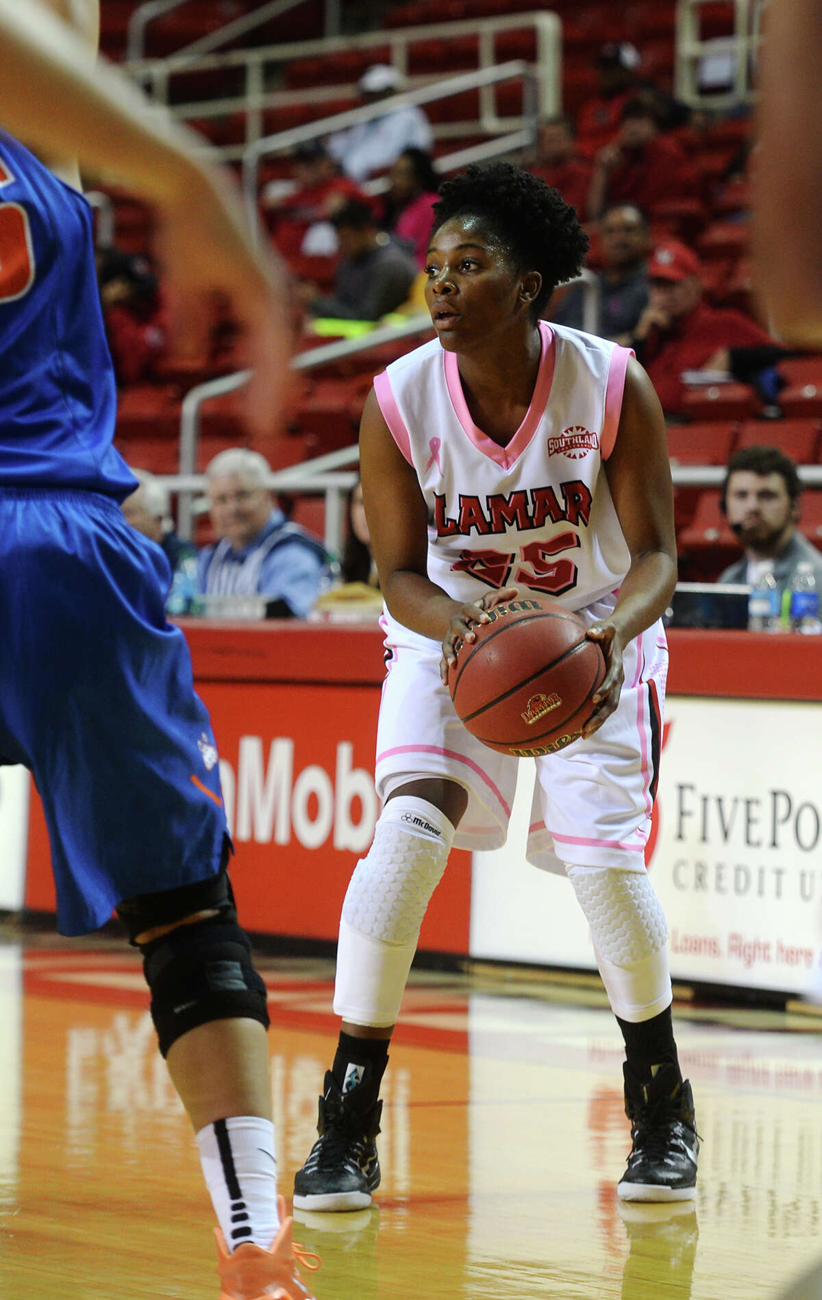 Lady Cards stay in first with win against HBU