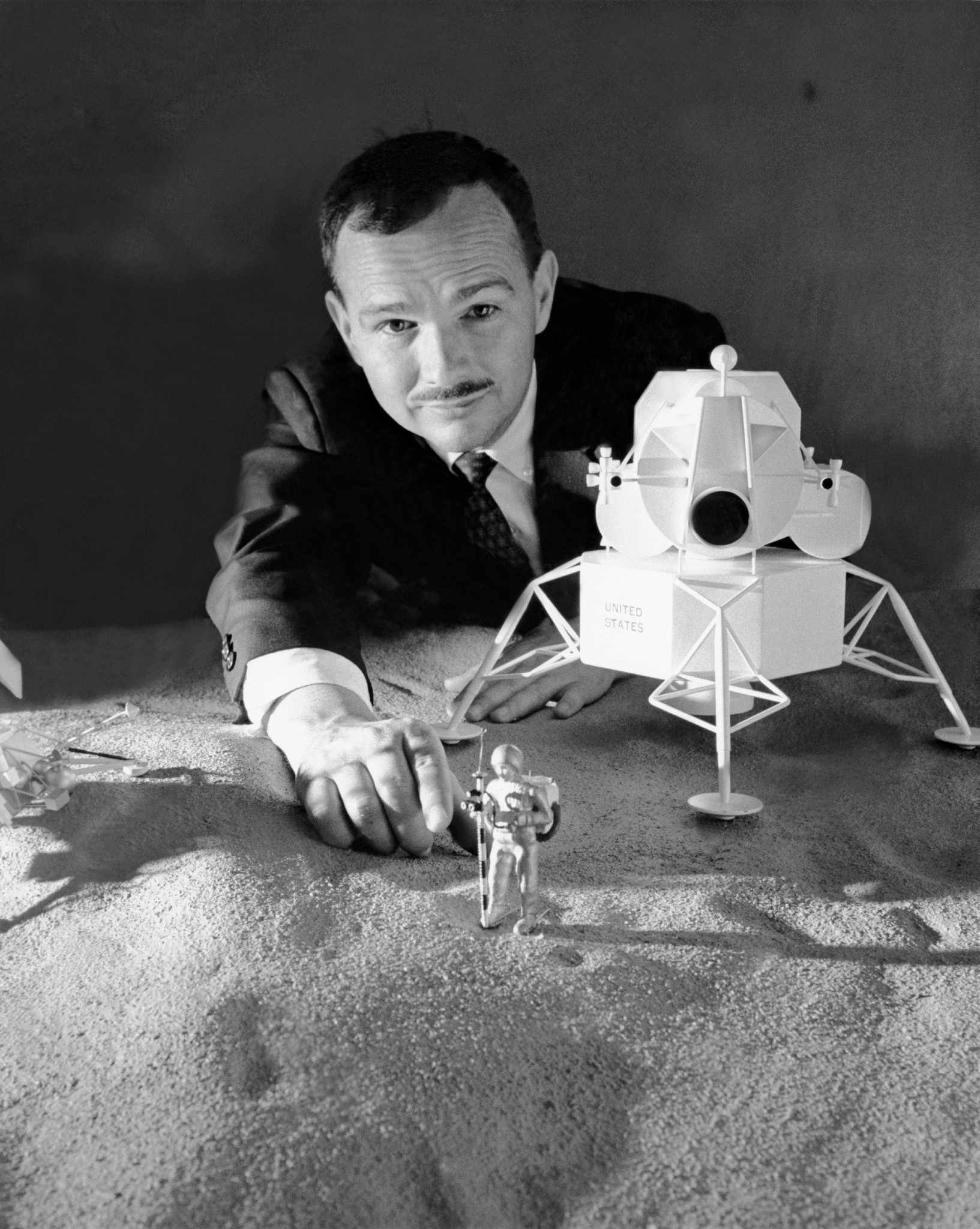 This week 50 years ago, around the world: Feb. 15-21, 1964