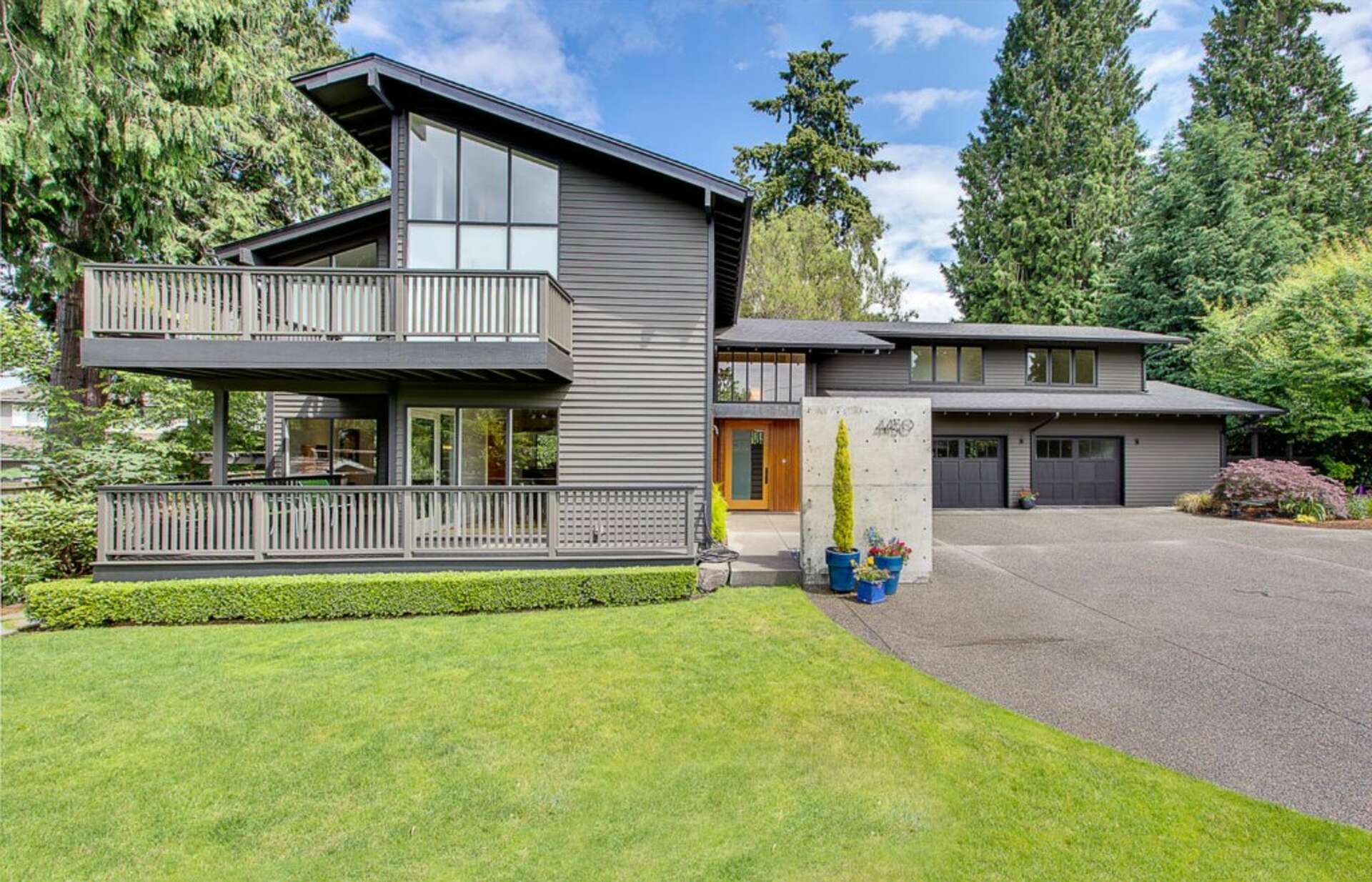 Former Seahawks coach Jim Mora sells former home