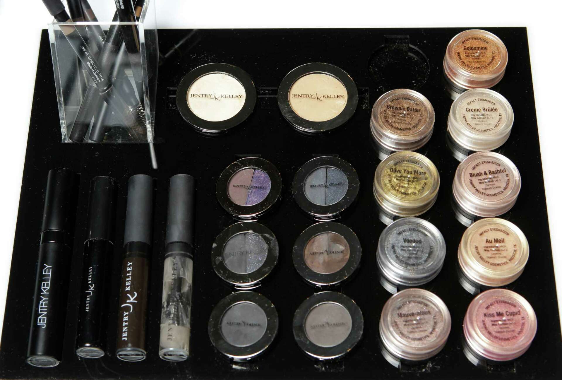 Makeup artist Jentry Kelley uplifts women with her cosmetics line