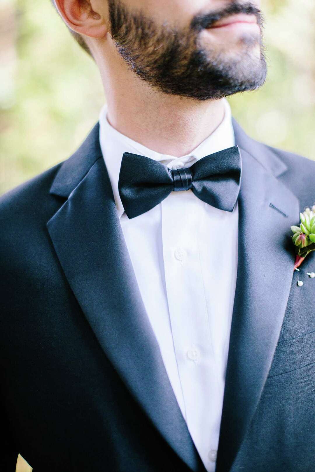 Couple tie the knot in earthly Ben Lomond wedding