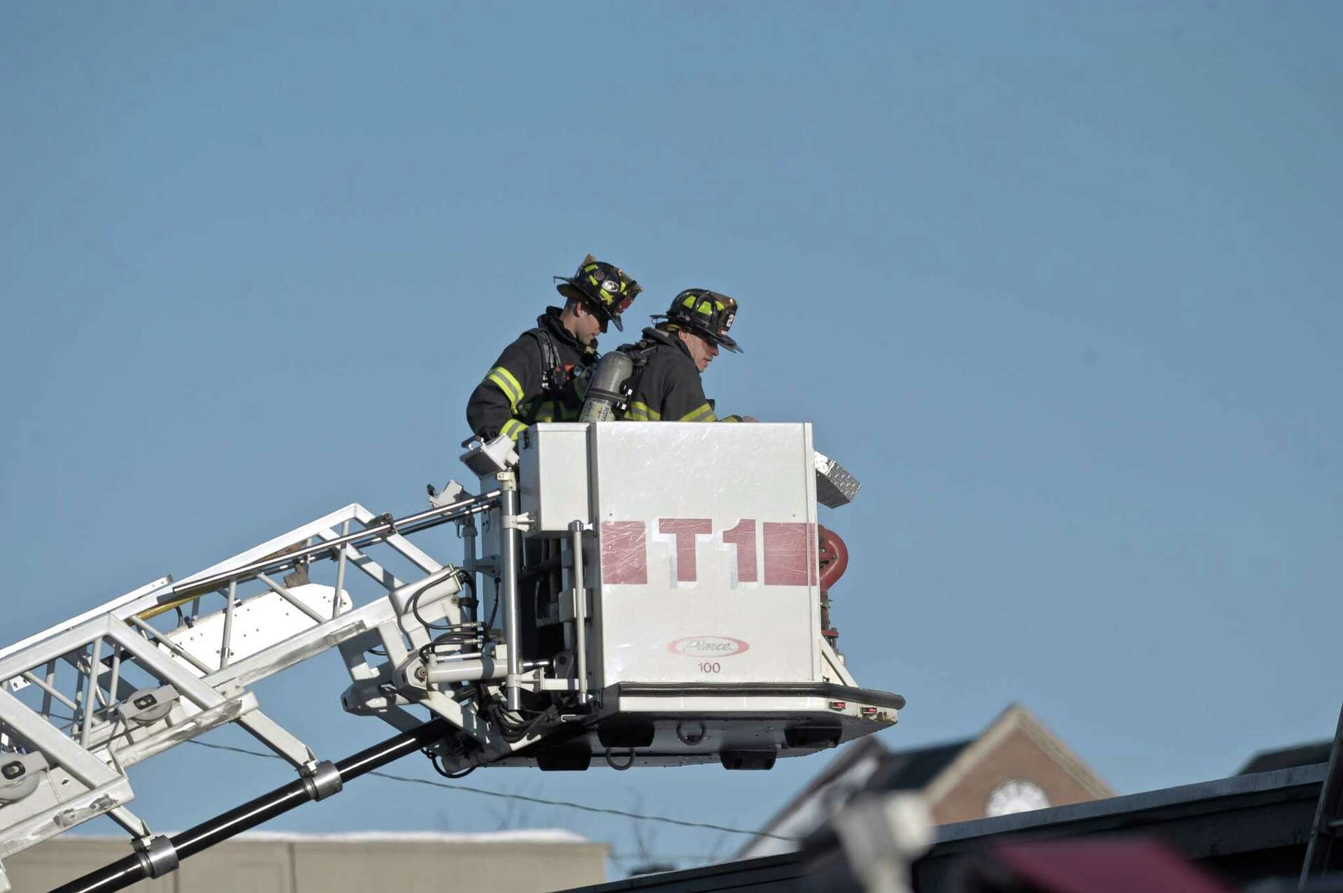 Danbury store fire quickly extinguished