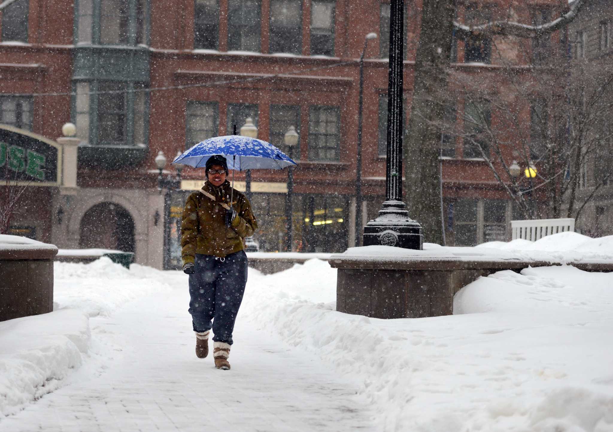 Here we snow again