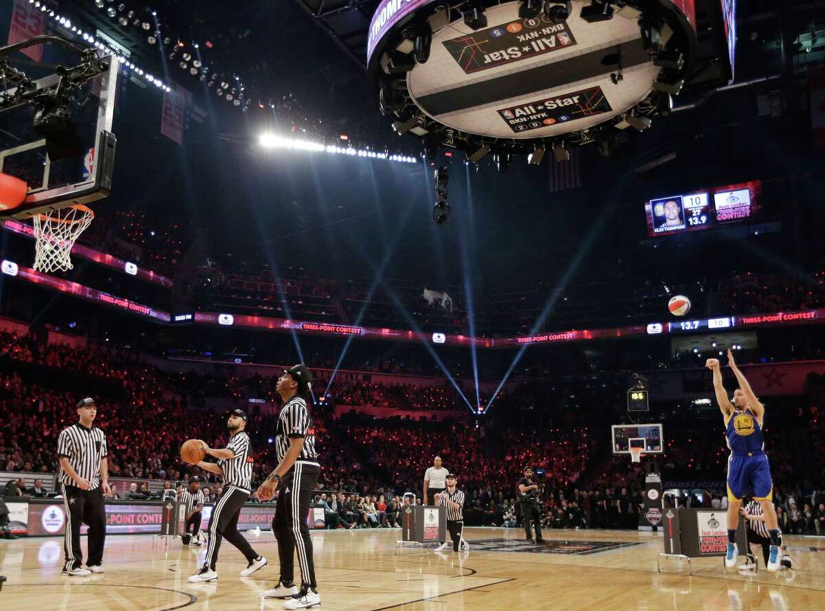 Curry makes biggest splash in 3-point shooting contest
