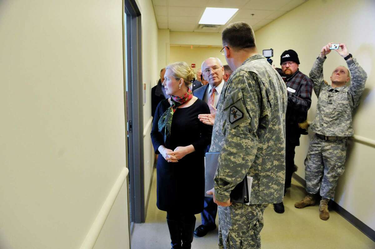 Gillibrand, Tonko tour Army Reserve Center