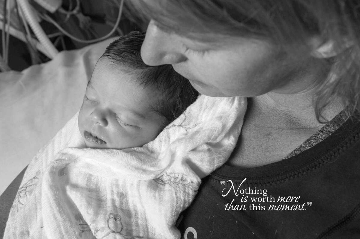 Volunteer photographers preserve families' memories of babies lost at birth