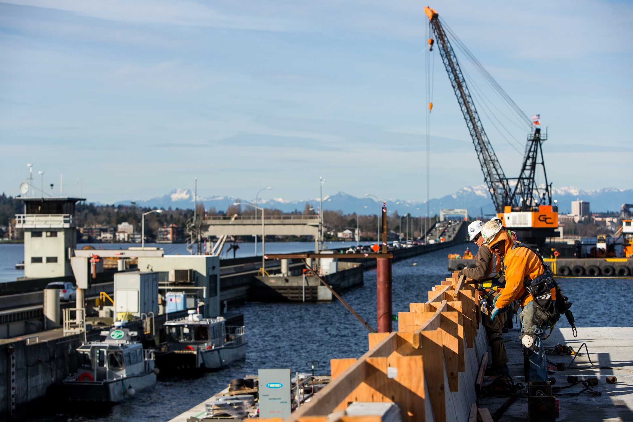 New 520 bridge hits milestone