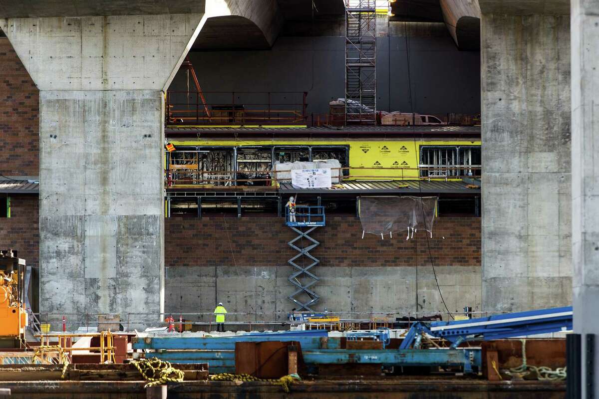 New 520 bridge hits milestone