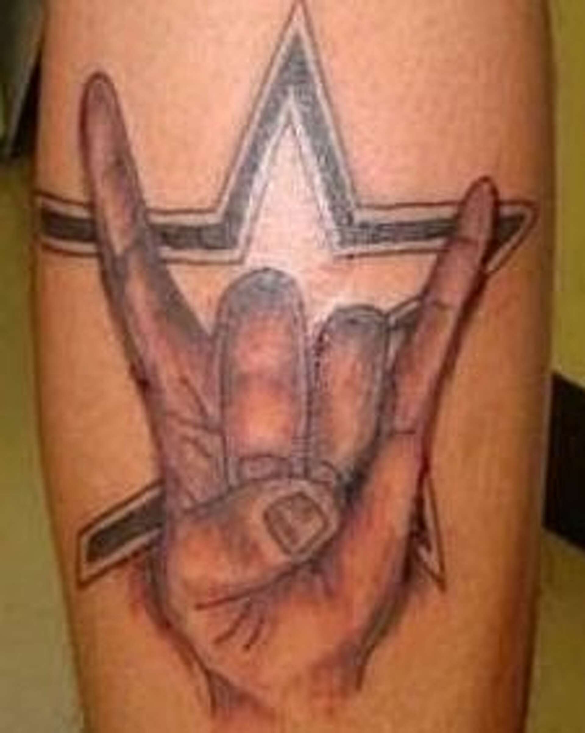 How to recognize Houston area gang signs and symbols