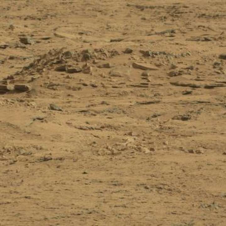 Image of ghostly woman walking on Mars seen in latest NASA photo