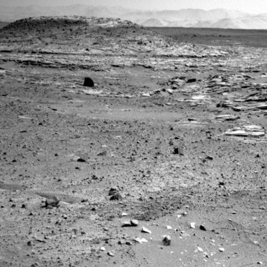 Snake spotted in NASA Mars photo feeds growing conspiracy theory ...
