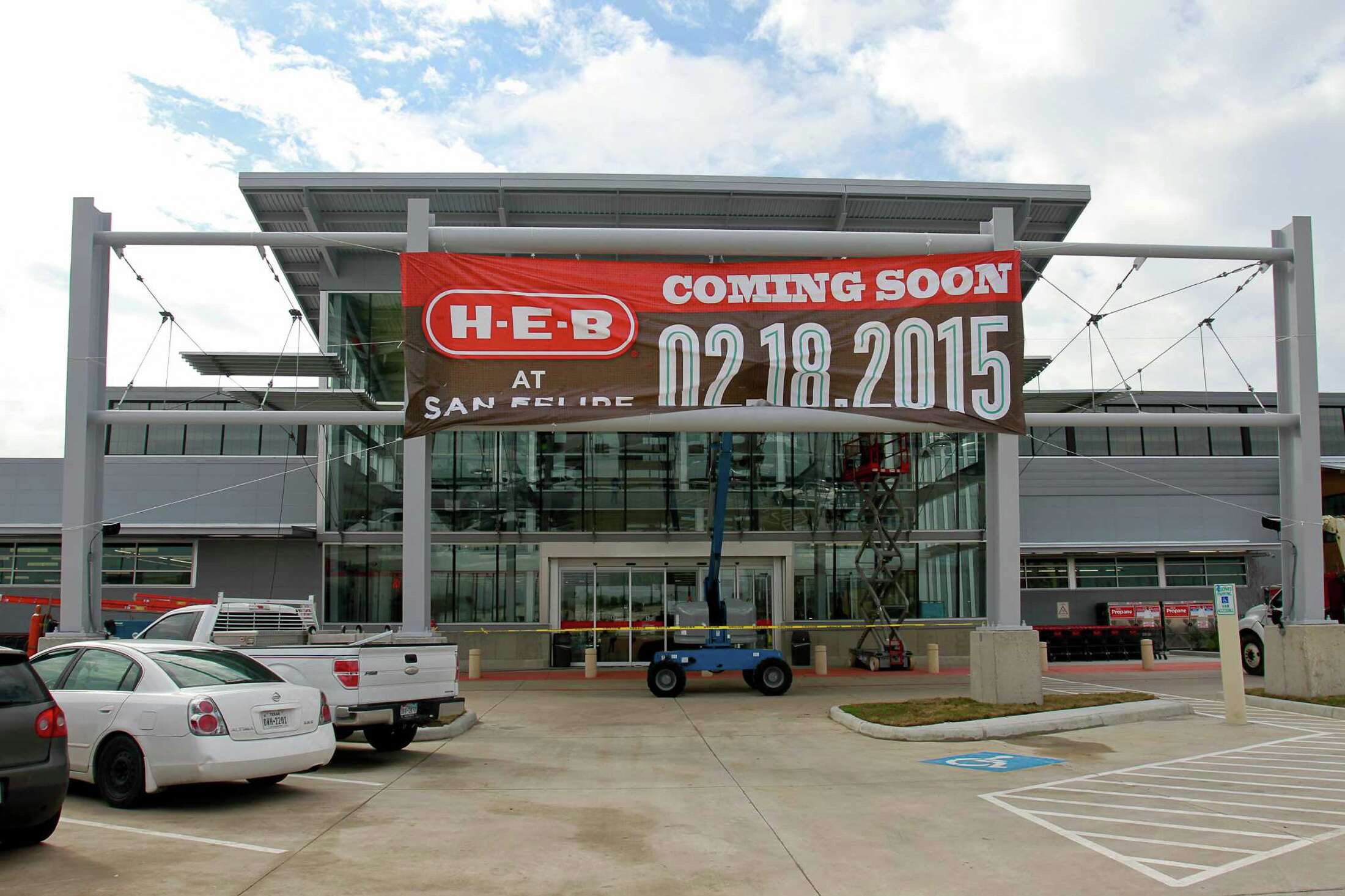 H-E-B launches online store, ships to 46 states, military bases worldwide