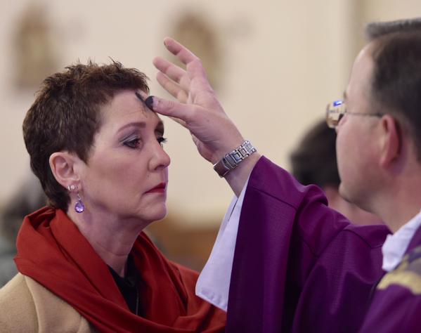 Photos: Christians embrace Ash Wednesday