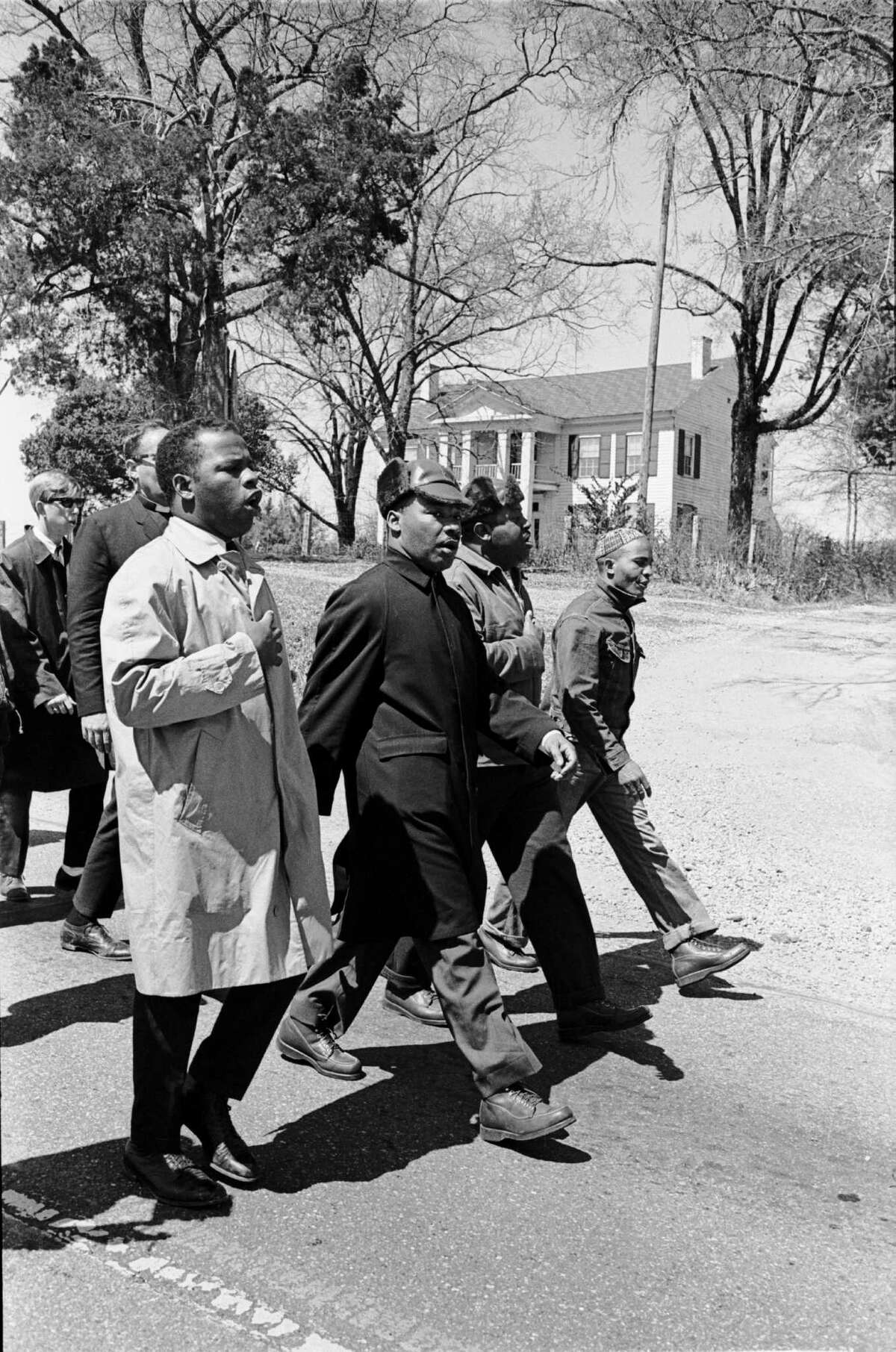 Unseen photos from Selma march revealed in new University of Texas archive