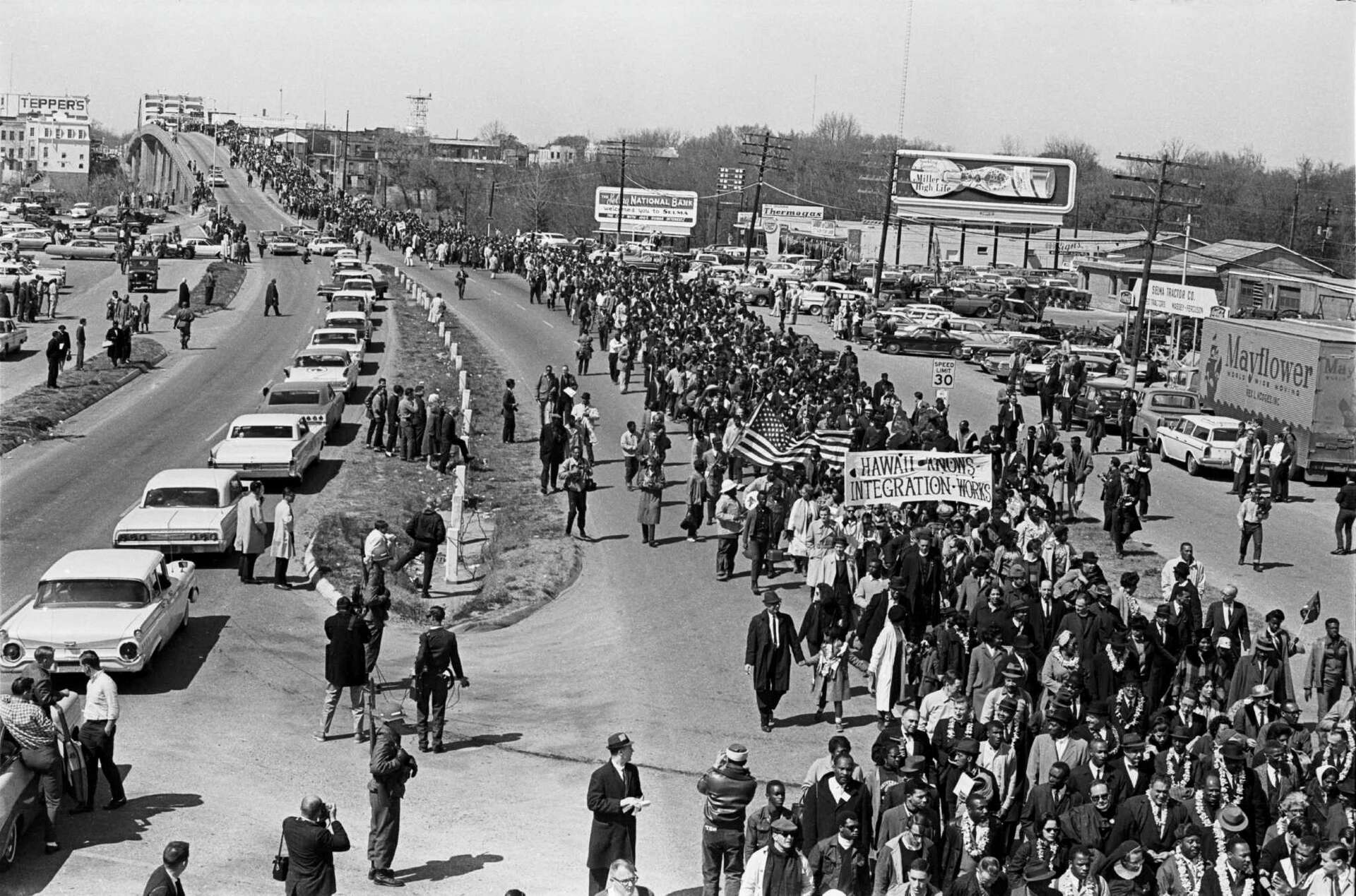 Unseen photos from Selma march revealed in new University of Texas archive