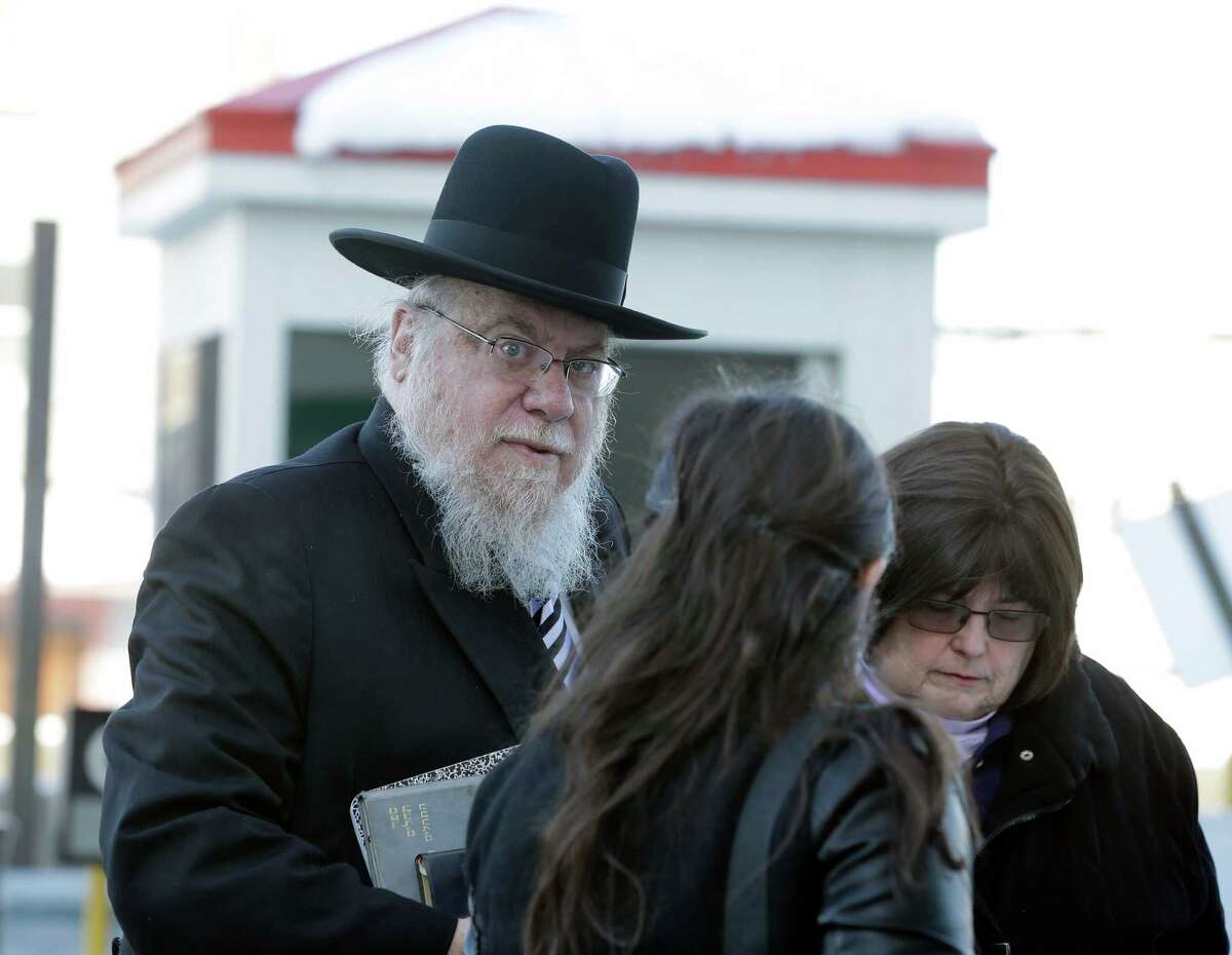 Trial starts for rabbi who allegedly ran divorce kidnap team