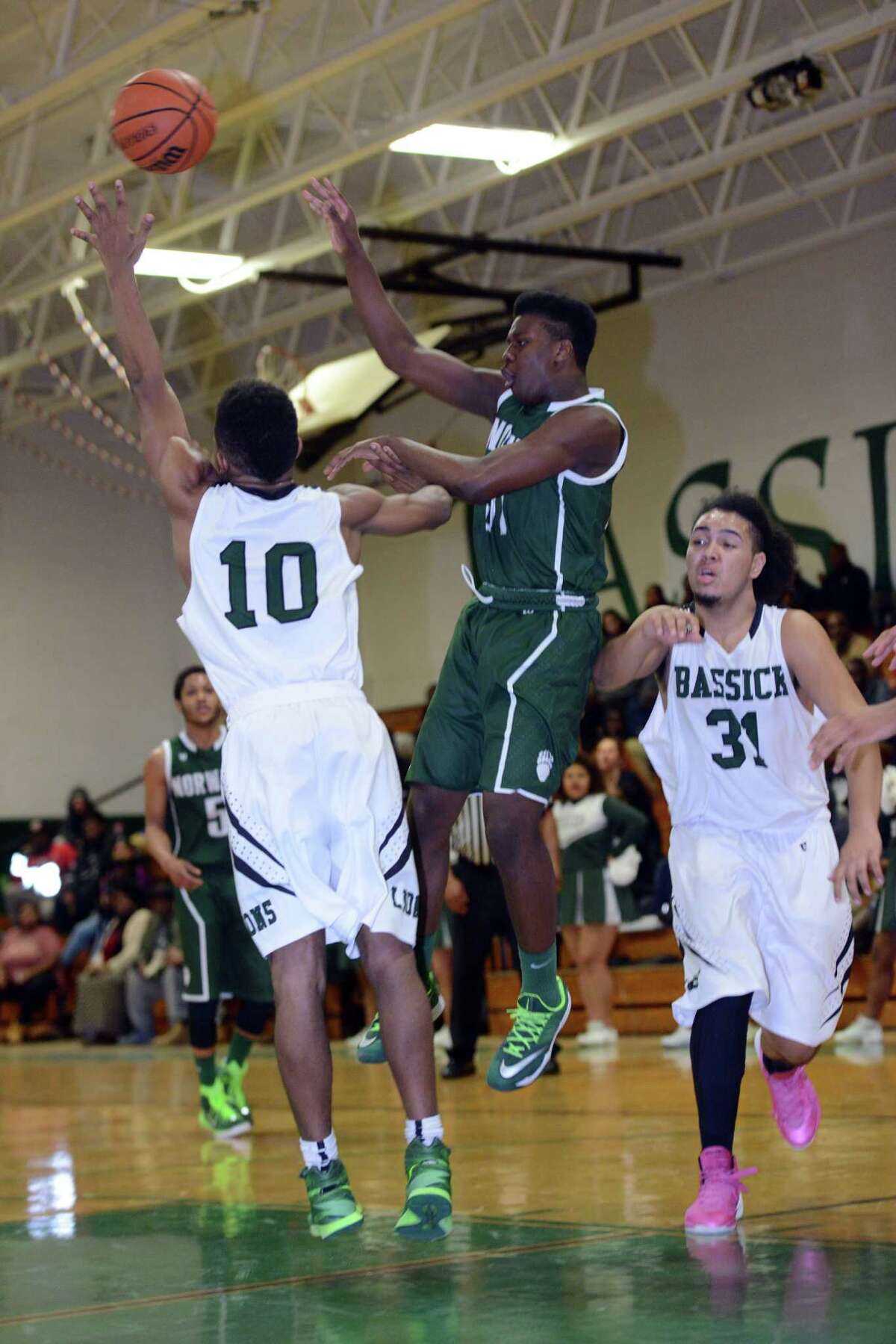 Bassick wins ninth straight, overcoming career night by Norwalk's Kane Jr.