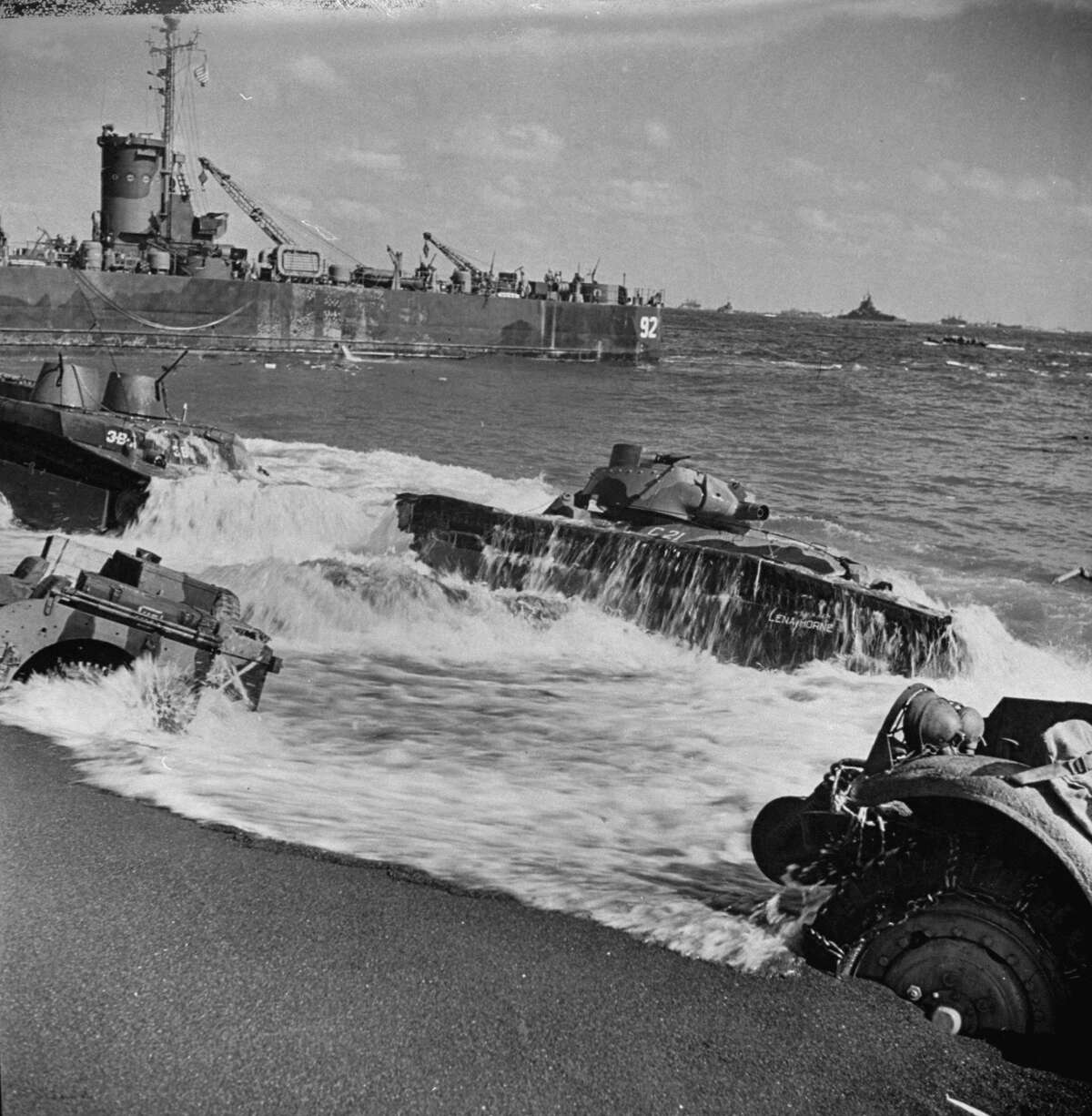 PHOTOS: U.S. remembers 70th anniversary of the Battle of Iwo Jima