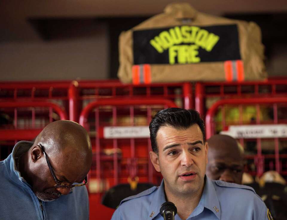 Veteran HFD captain dies two days after collapsing at fire