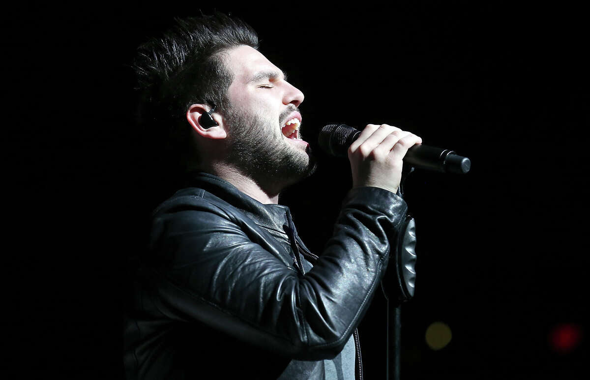 Dan + who? 'They're hot.'