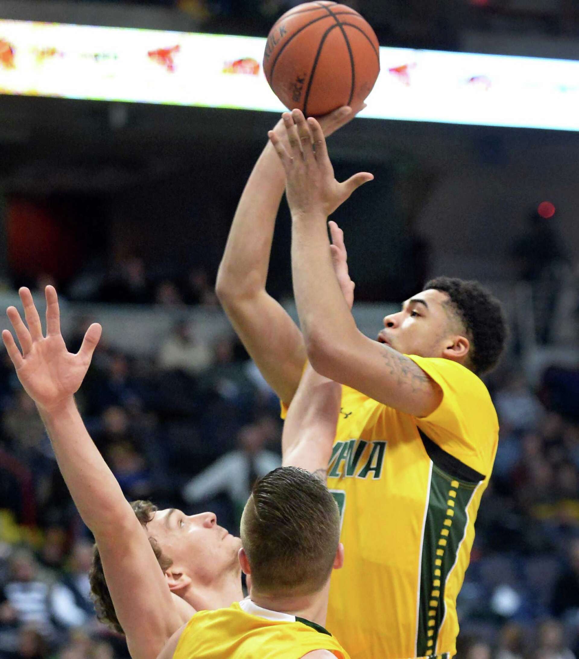 Pete Iorizzo: Poole rises in reflection
