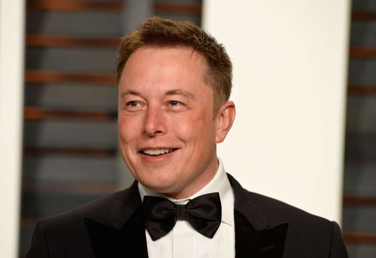 After Twitter rant, Elon Musk lists two California homes