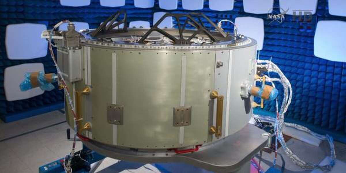 Boeing, United Launch Alliance, start crew access tower