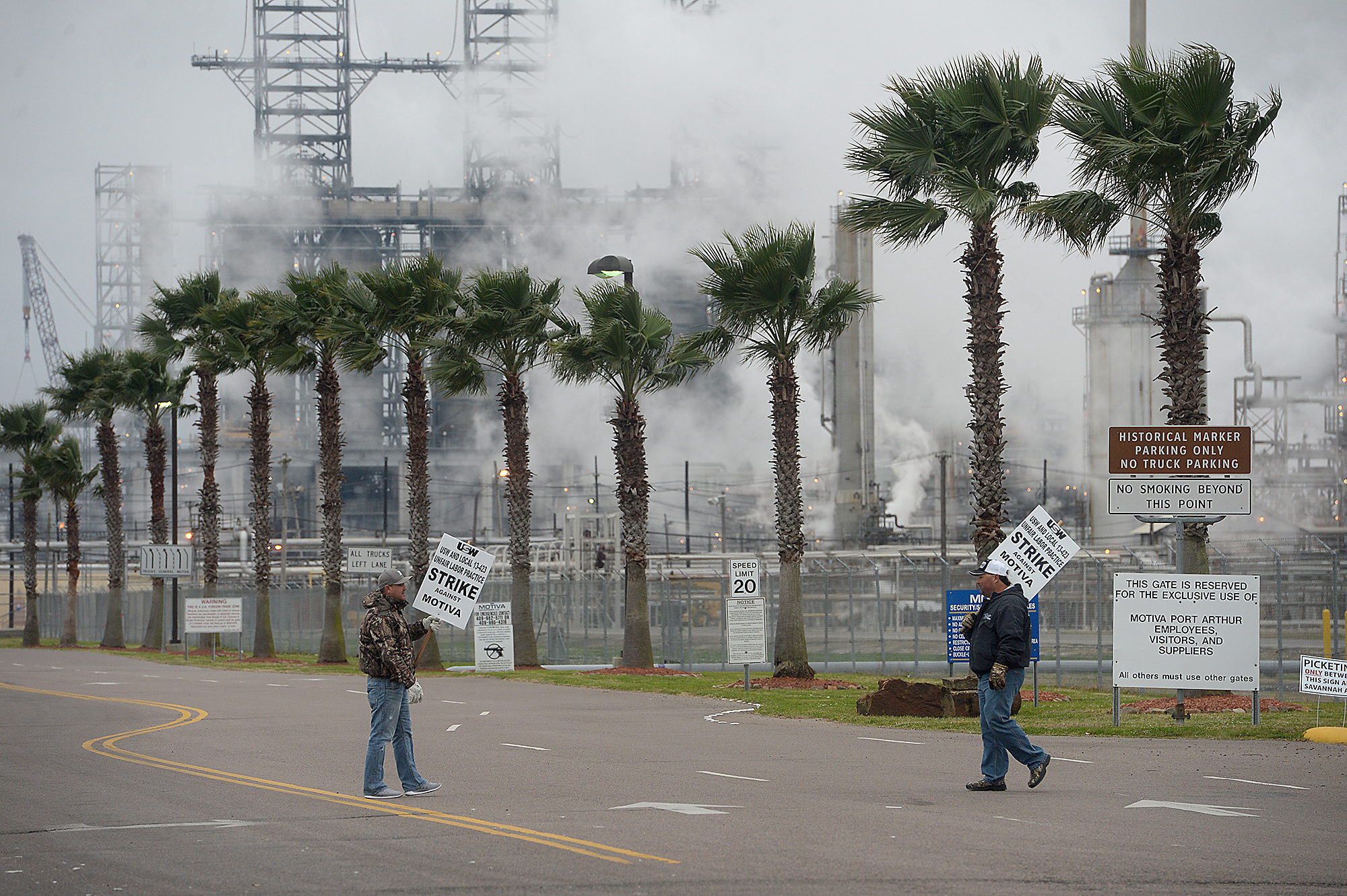 Scenes from the USW strike at Motiva Enterprises