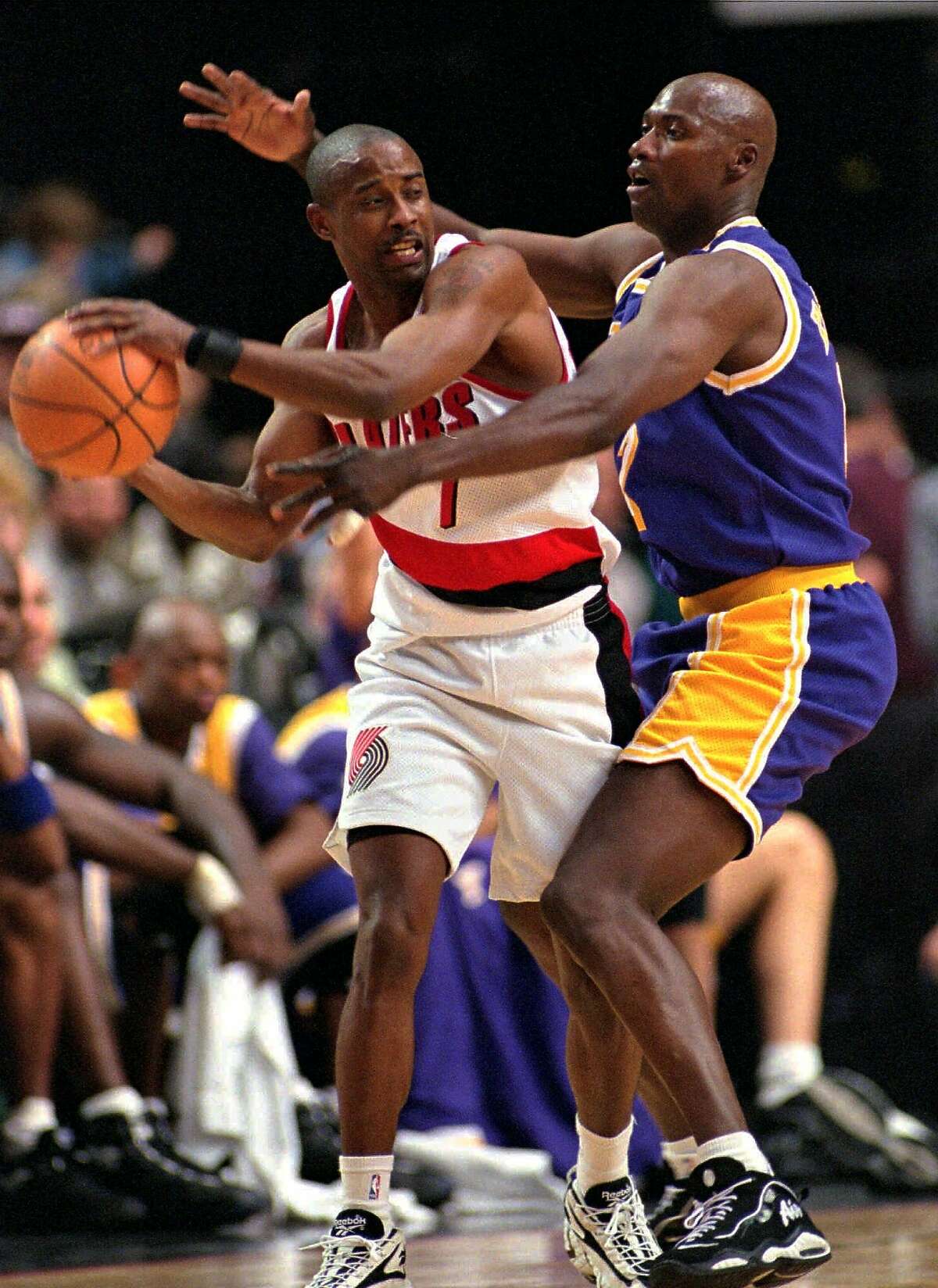 Former Trail Blazers player Jerome Kersey dies at 52