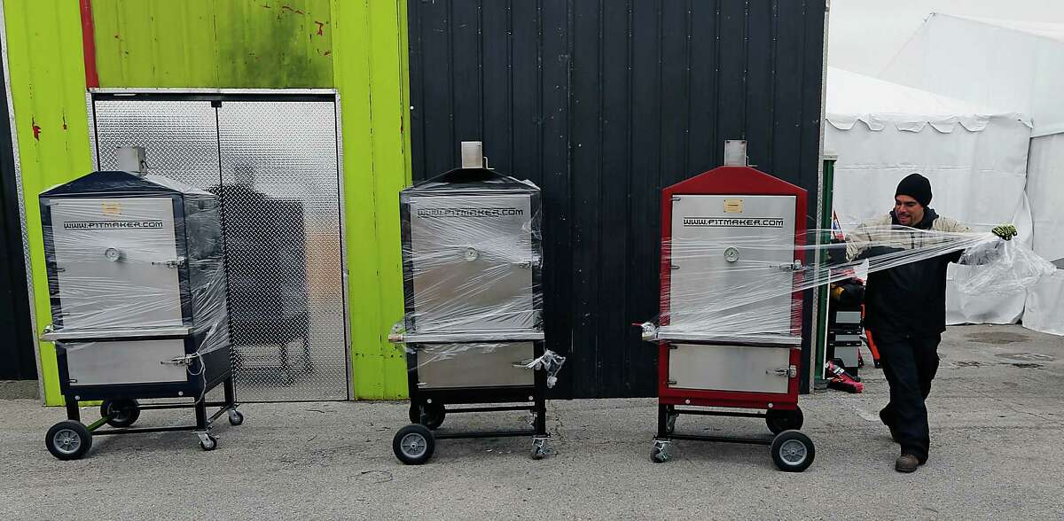 As rodeo barbecue competition heats up, teams do what they can to win