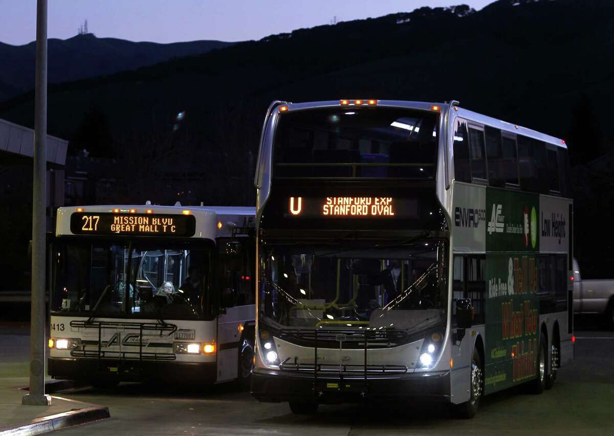Double-decker bus gives Stanford commuters a fresh perspective