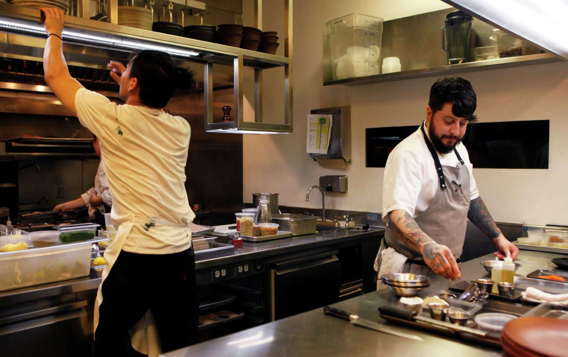 Startup that lets chefs review restaurants lands $4 million