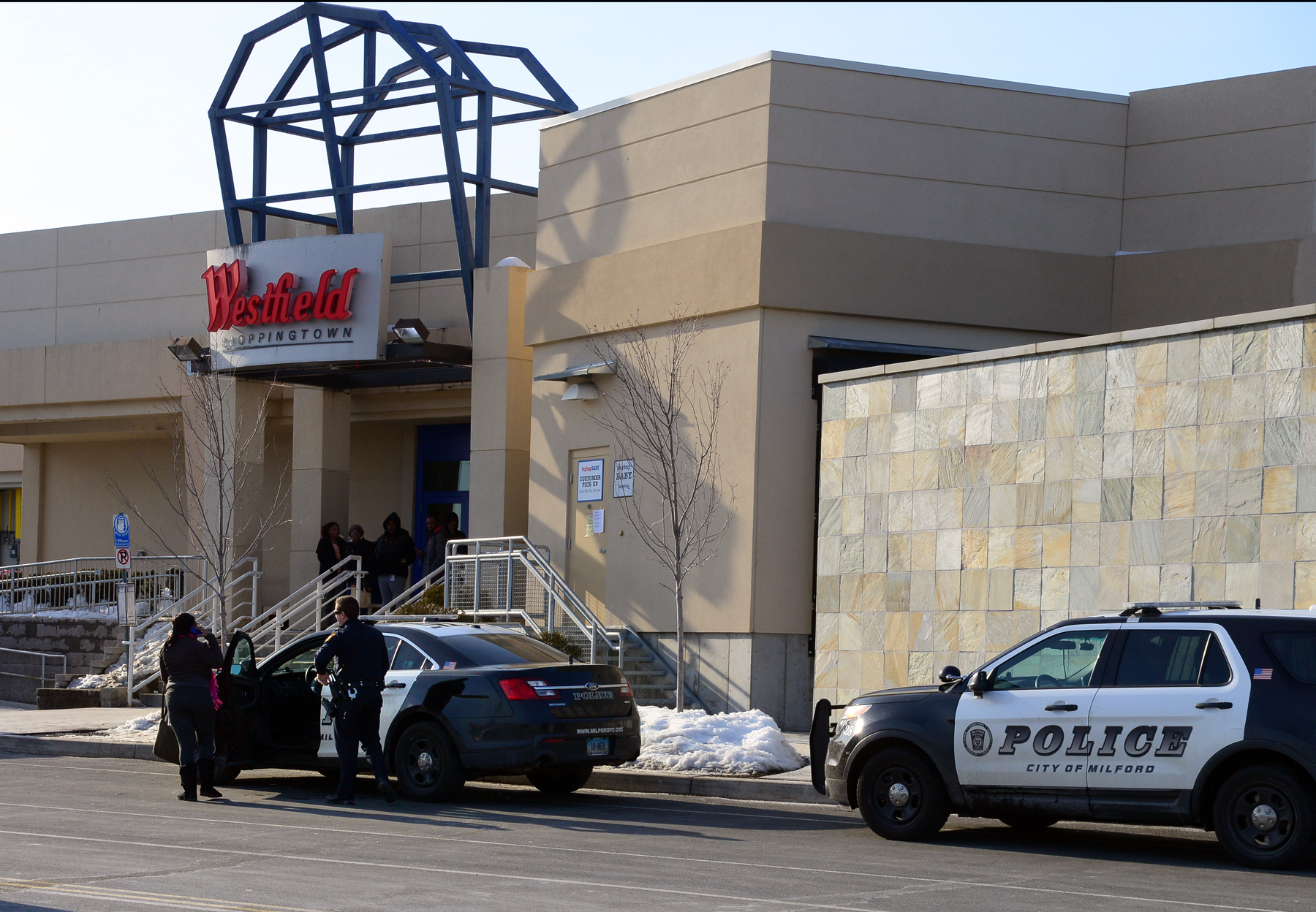 In response to video, malls ramp up security