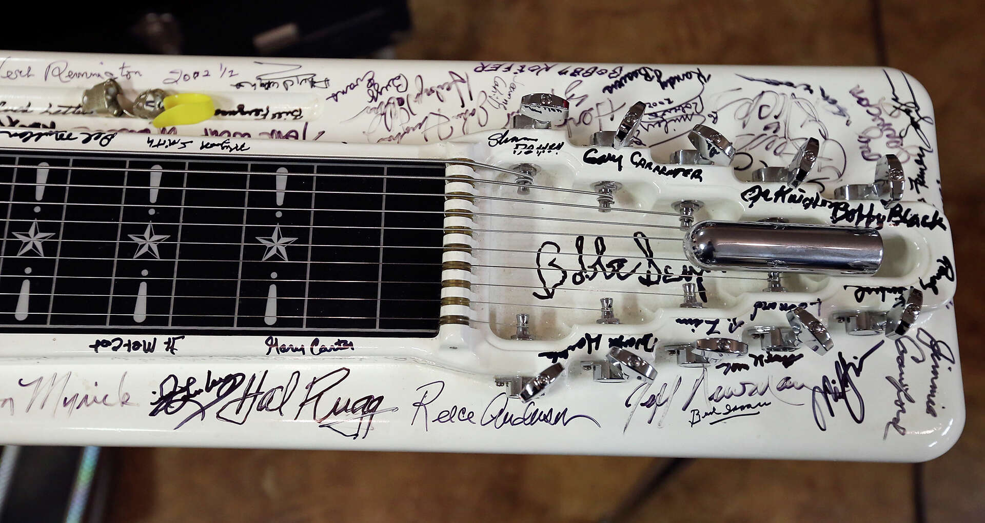 Steel guitar jam evokes an earlier era