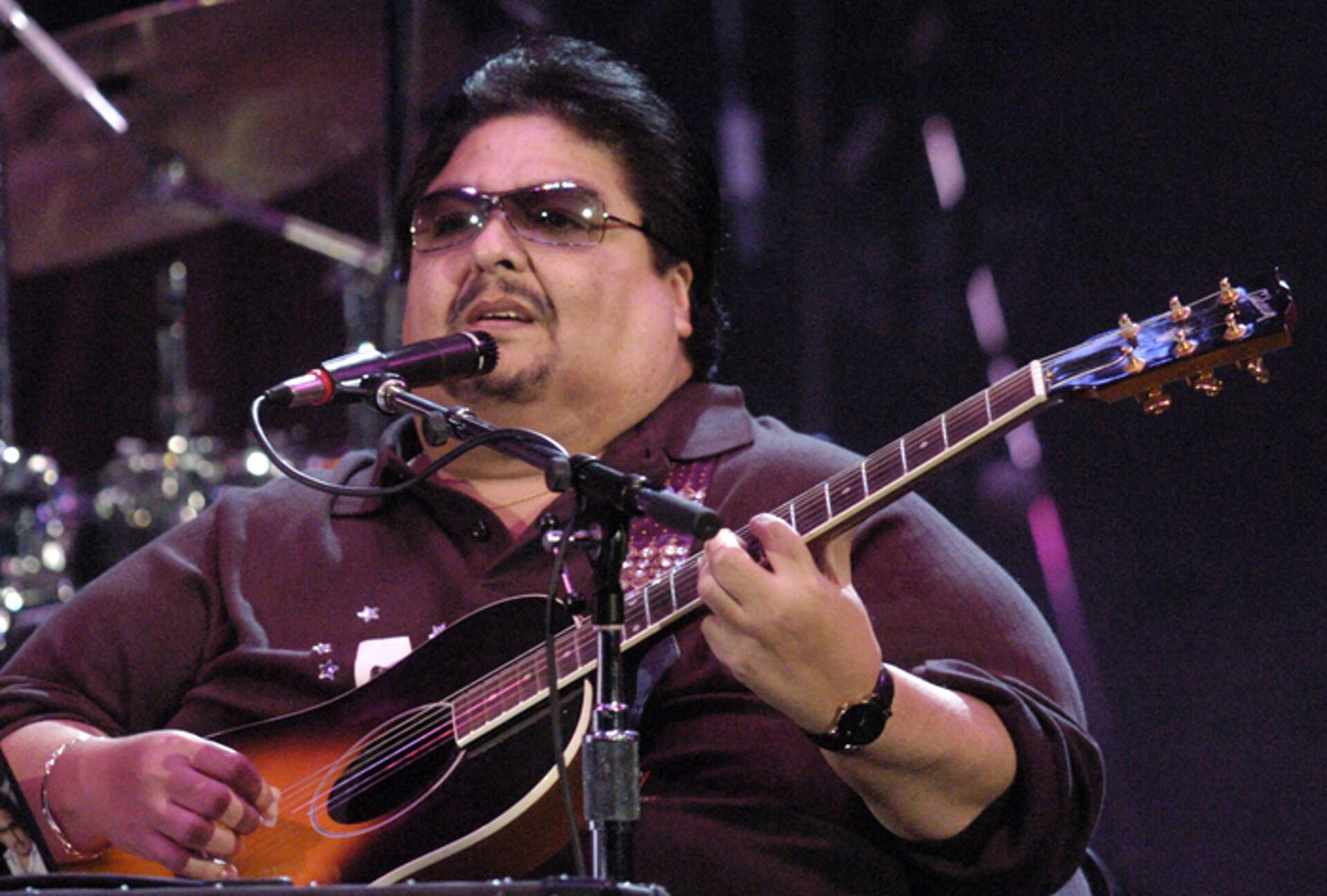 Jimmy Gonzalez, a titan of Tejano music, dies in San Antonio