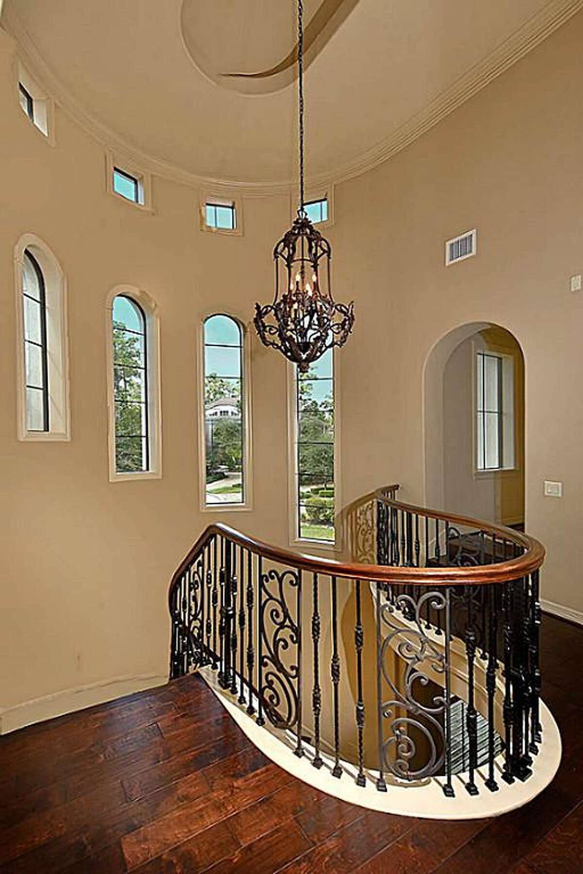 The 5 best new home listings in The Woodlands