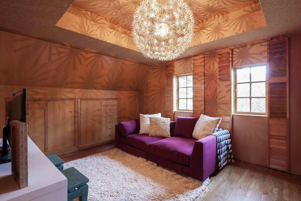 Sherwood Forest Tudor hosts superlative finishes in a timeless setting