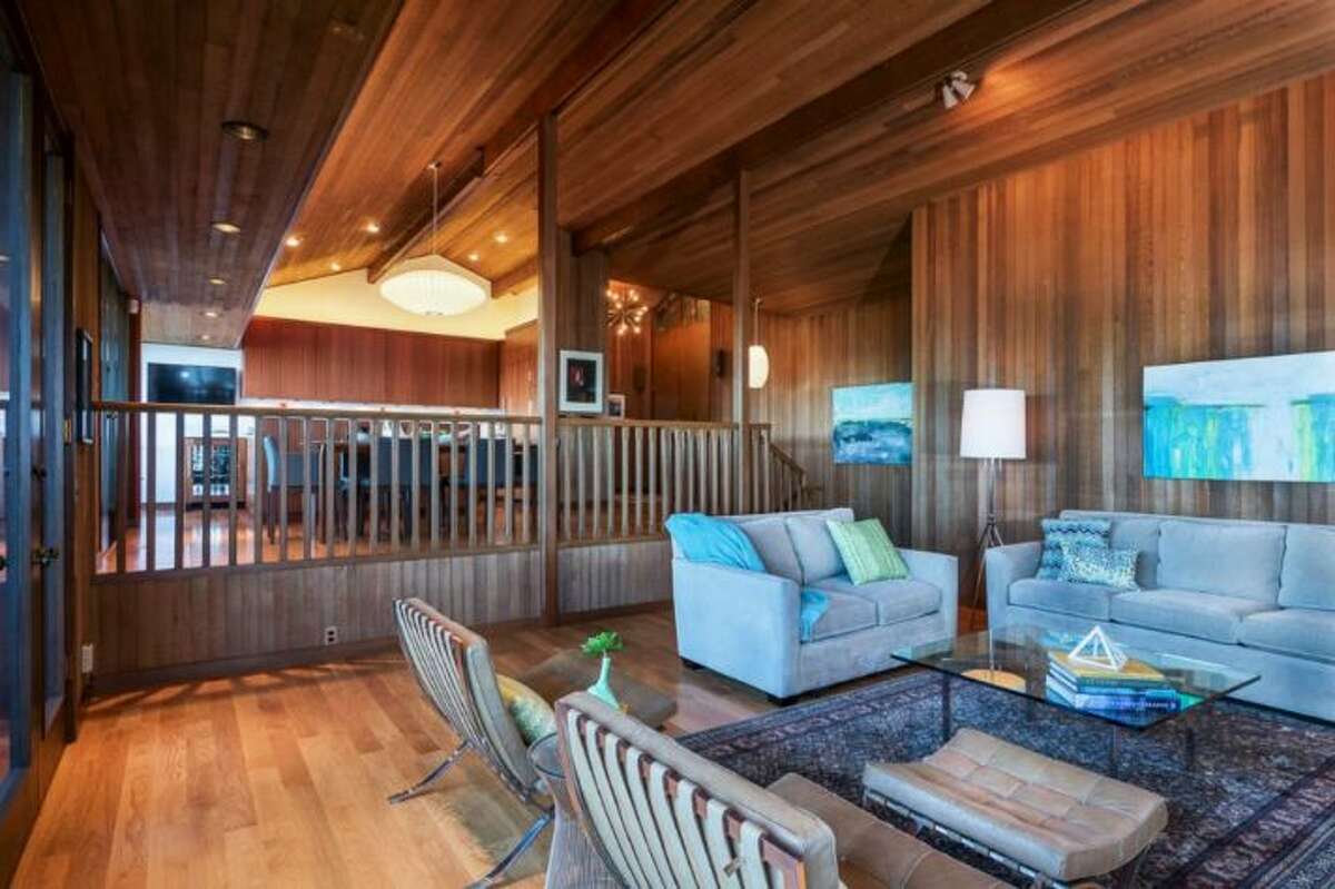 Mercer Island house by noted modern architect Ralph Anderson for sale