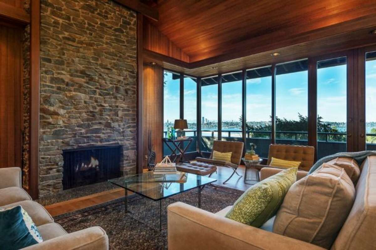 Mercer Island house by noted modern architect Ralph Anderson for sale