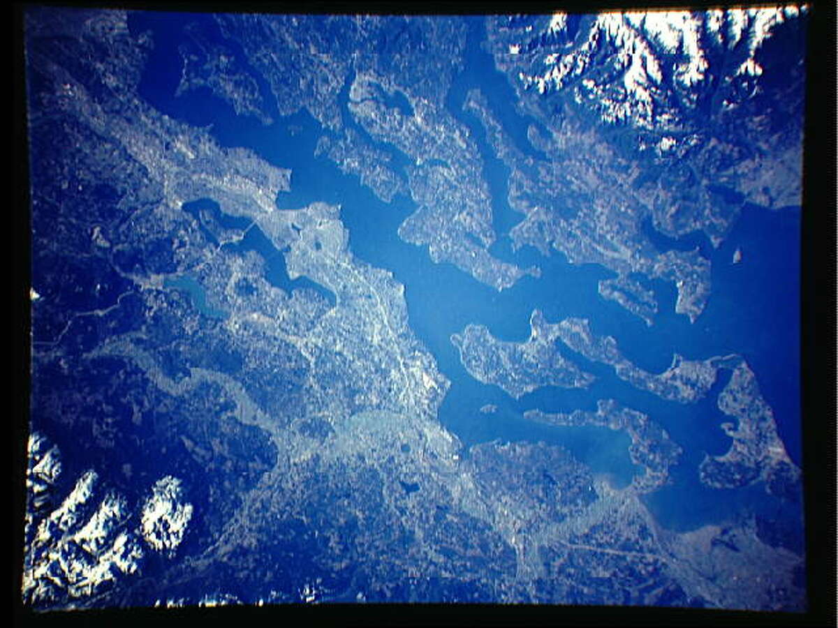 New super hi-res satellite images released -- including some great ones ...