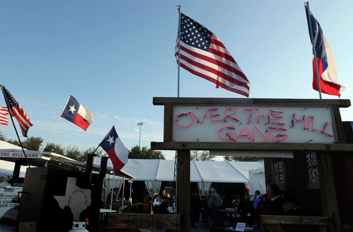 Bonds built over barbecues at Houston Rodeo cook-off