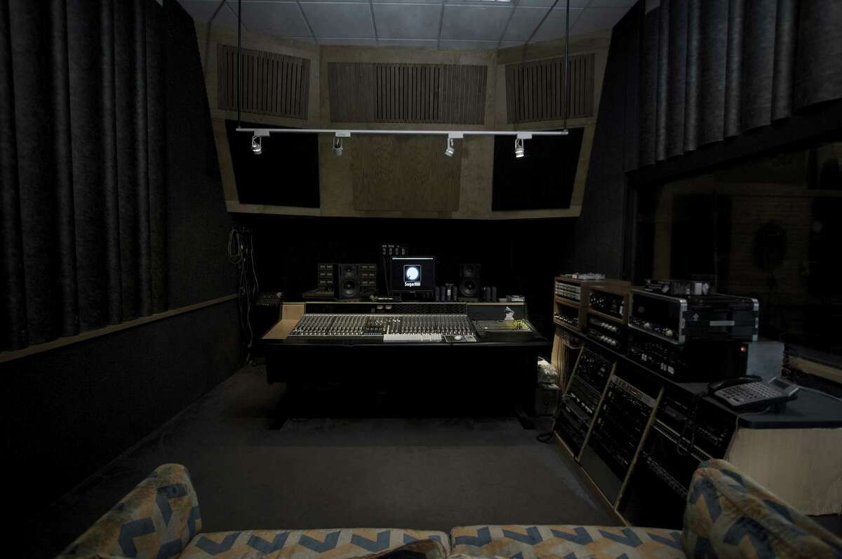 Dozens get a glimpse at Houston recording studio during rare open house